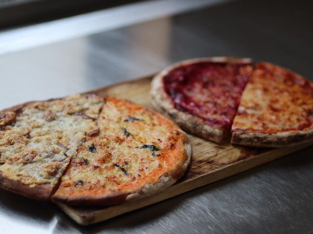 季節をピッツァで味わう。3種＋トマトバジルのピッツァが年4回届く定期便 | anatae